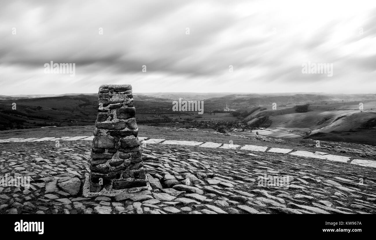 Mam Tor Summit Stock Photo - Alamy