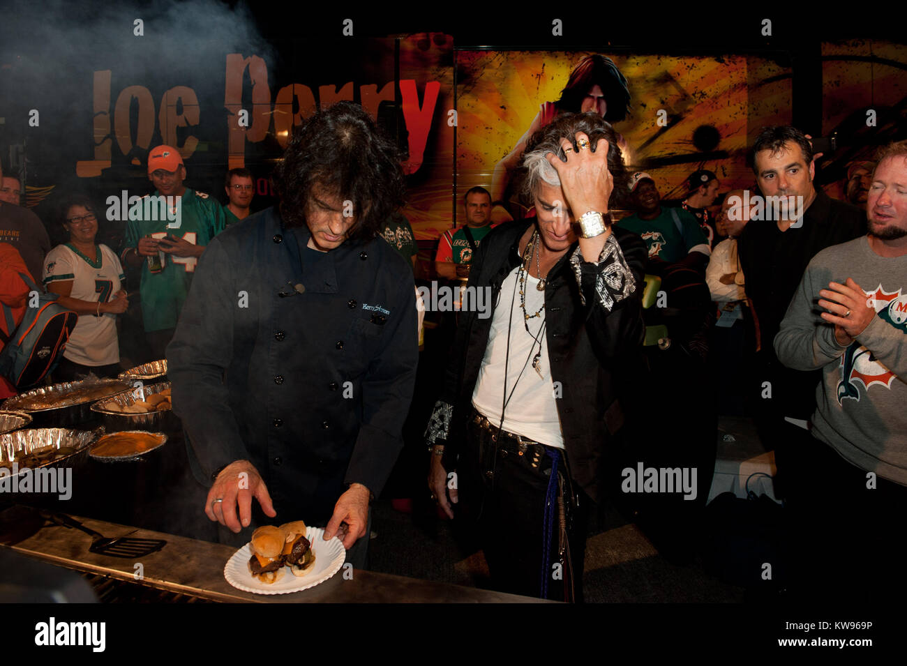 MIAMI - NOVEMBER 18: Iron Chef winner and celebrity chef, Kerry Simon ...