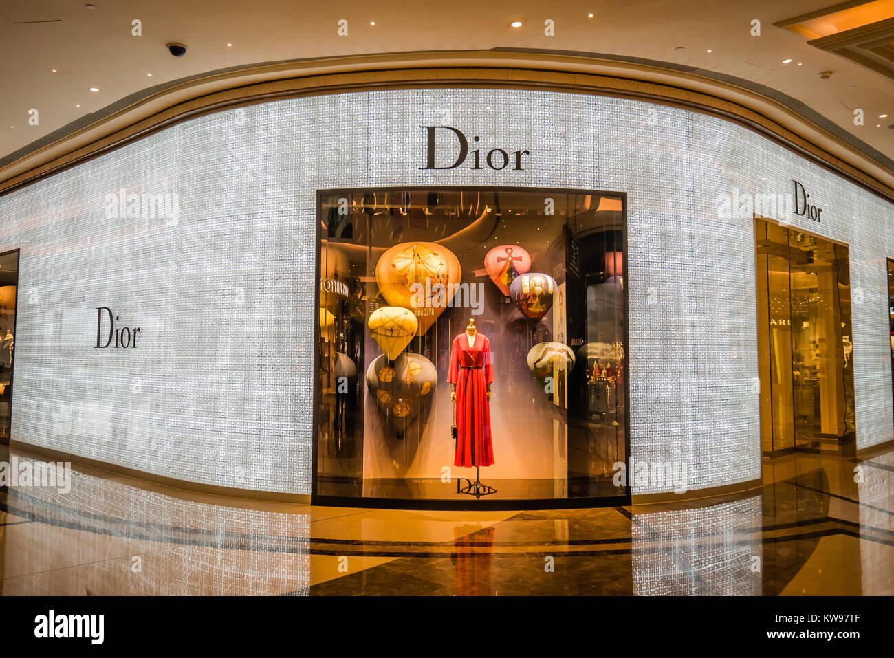 dior luxury store Stock Photo - Alamy