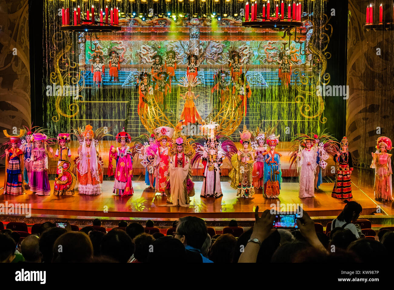 Traditional theater performance hi-res stock photography and images - Alamy