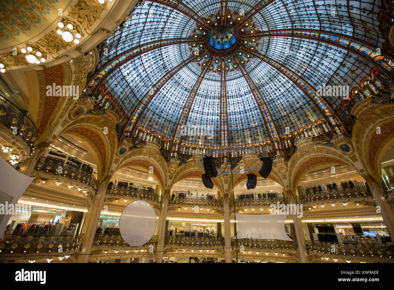France, Paris (75), Galleries Lafayette department store, atrium Stock ...