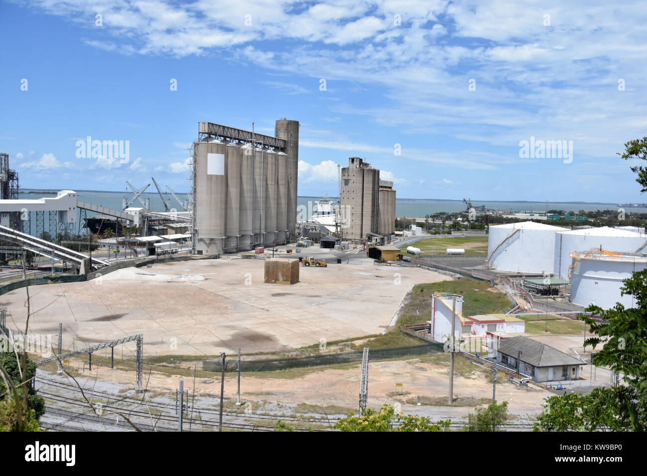Concrete cities hi-res stock photography and images - Alamy