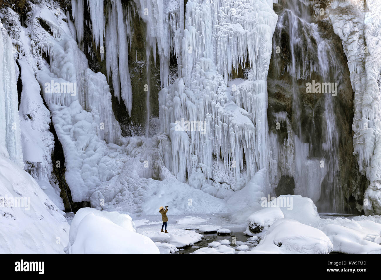 Frozen waterfalls in the UNESCO World Heritage Site, Plitvice Lakes ...