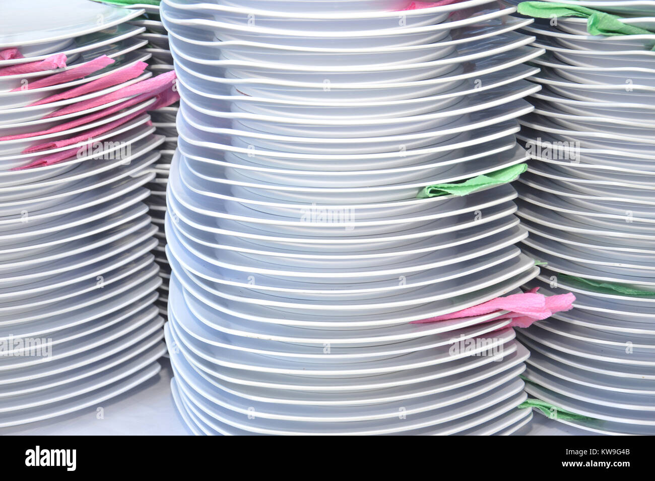 Plate Pile Of Paper Plates High Resolution Stock Photography and Images ...