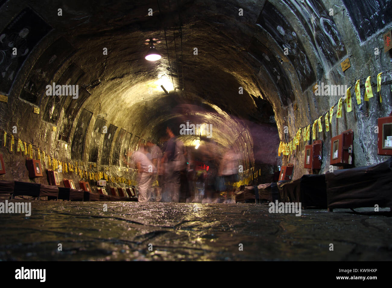 Inside Peace cave in Guilin Stock Photo - Alamy