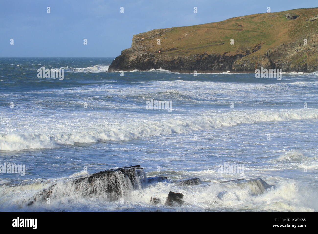 Rough seas at Penhallic Point, Trebarwith Strand, North Cornwall ...