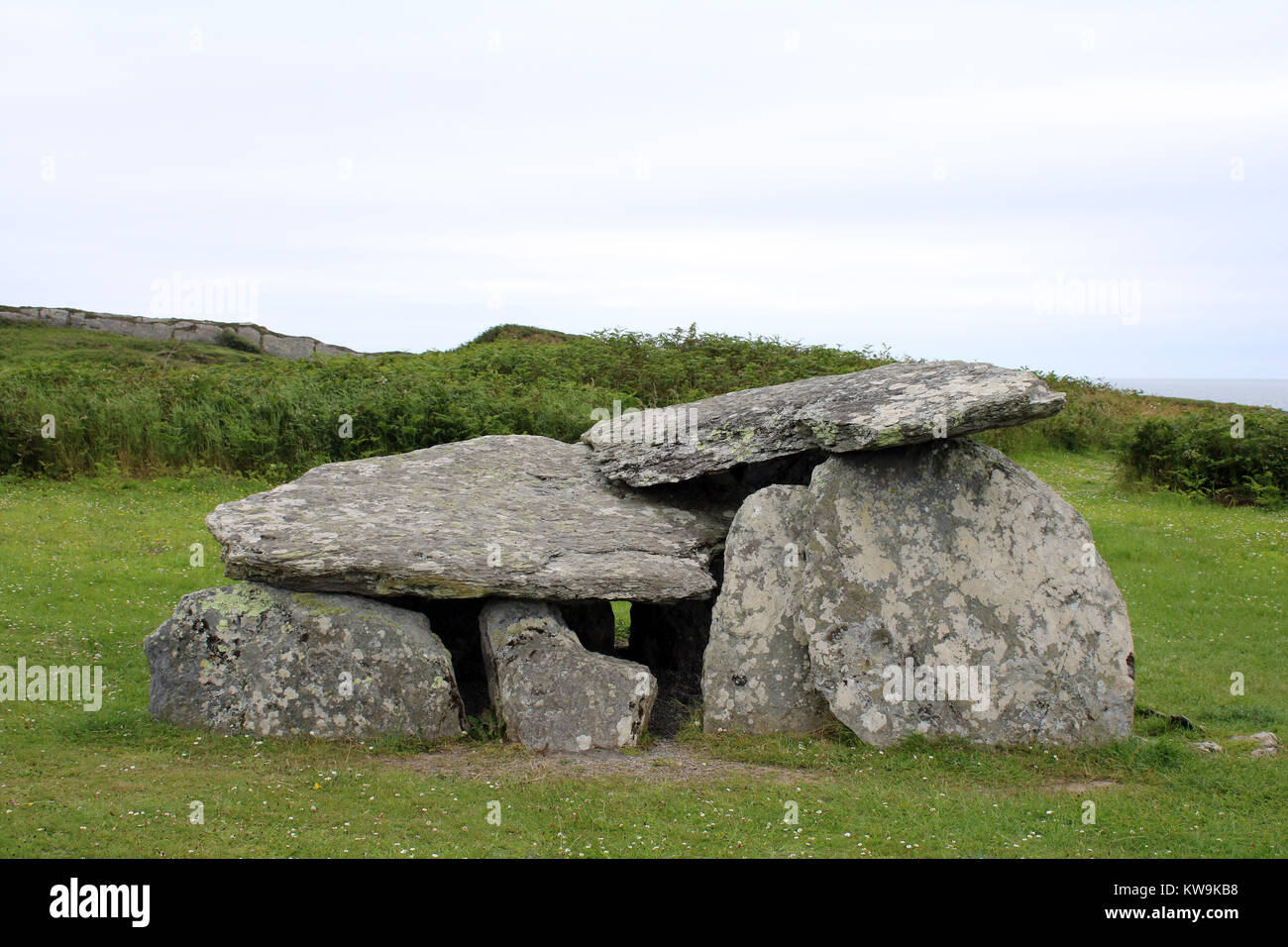 The Altar Wedge Tomb with views over Toormore Bay. Mizen peninsula West ...
