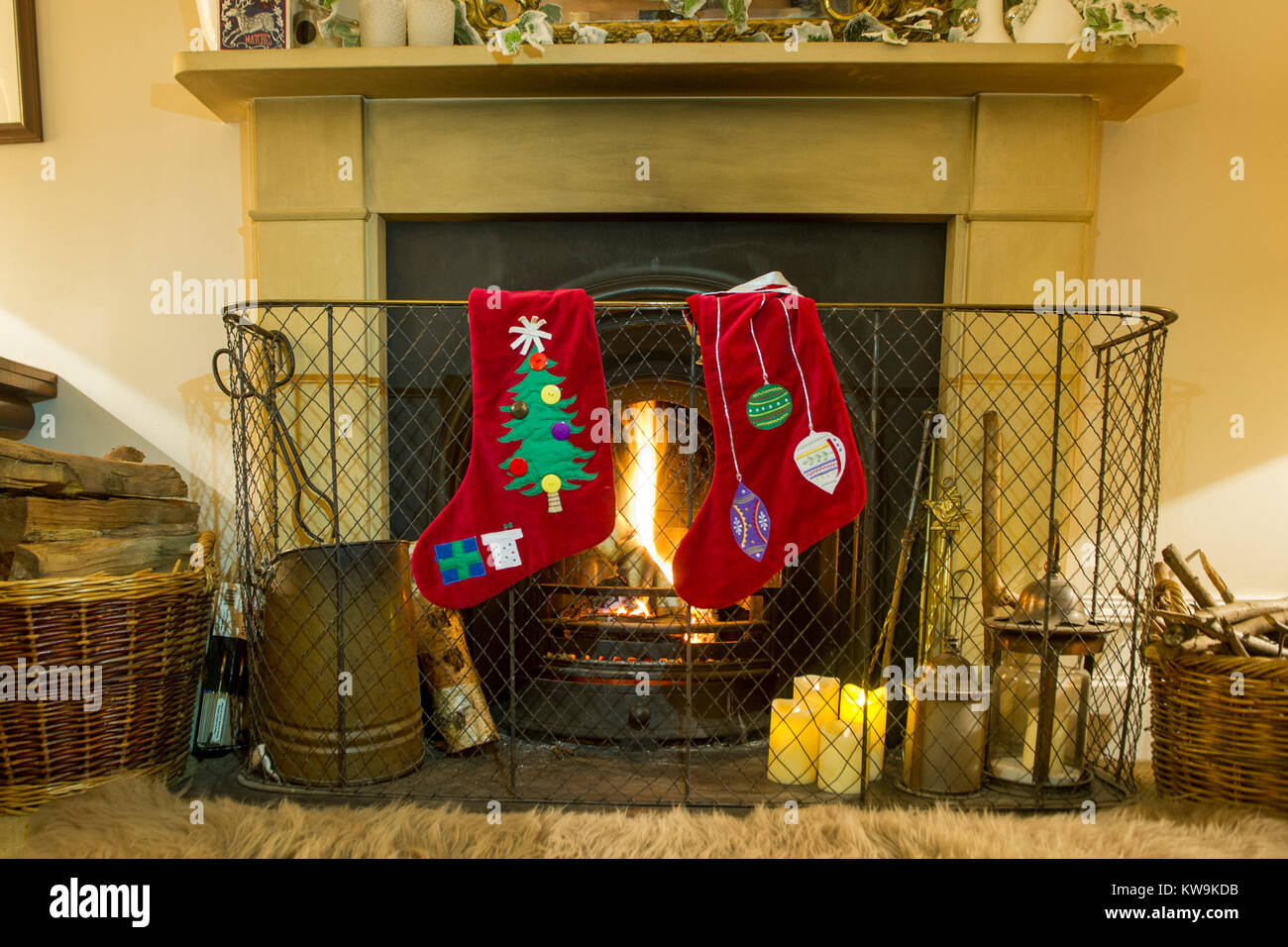 Fire guard fireplace hi-res stock photography and images - Alamy