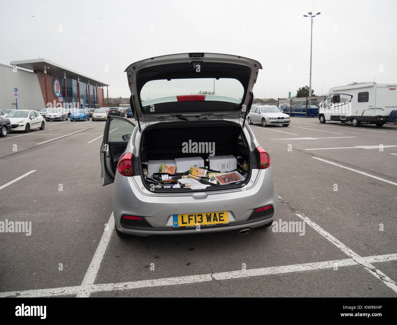 Alcohol in the boot car hi-res stock photography and images - Alamy