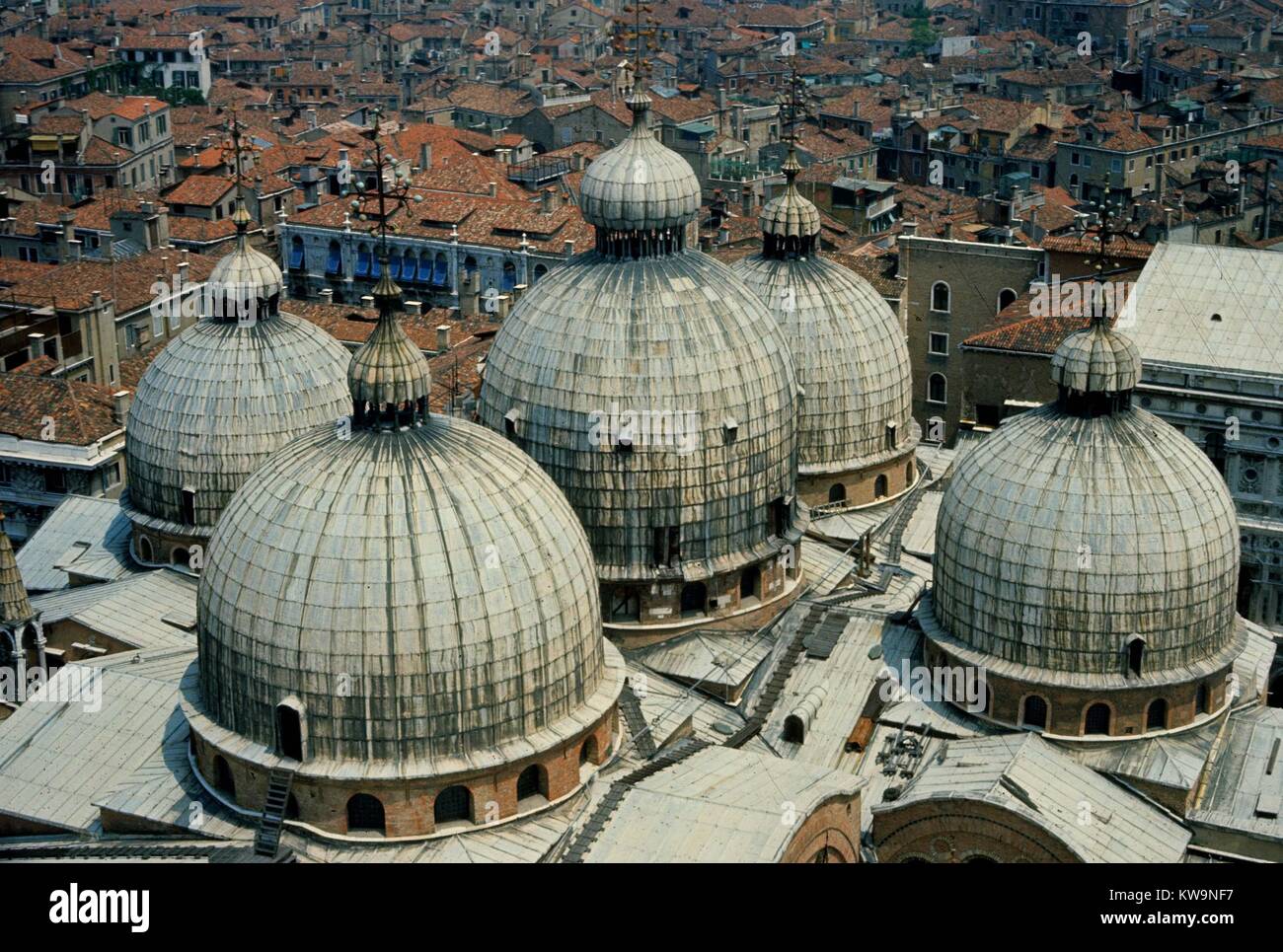 Italy venice byzantine architecture tomb of the evangelist mark ...