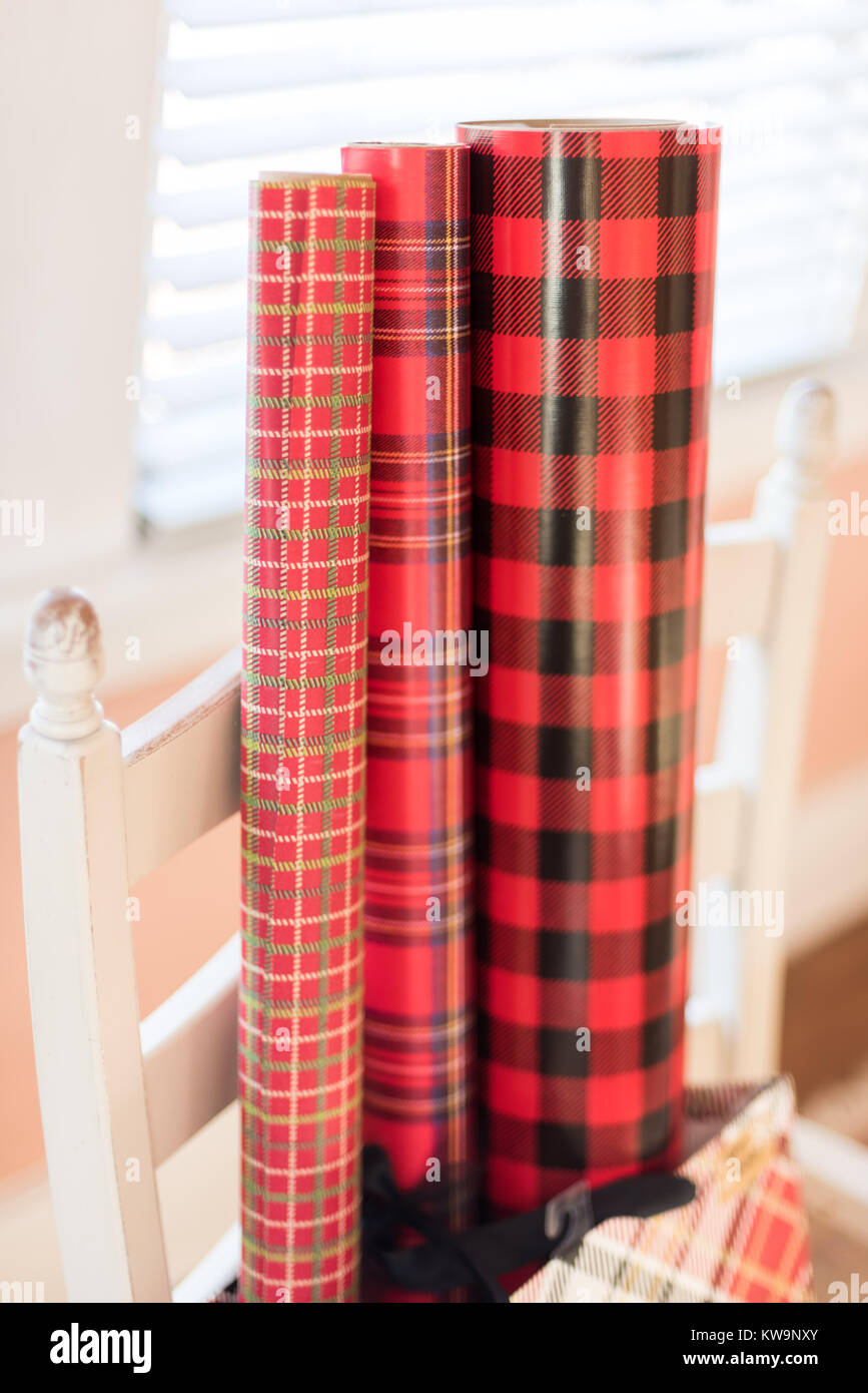 Plaid wrap hi-res stock photography and images - Alamy