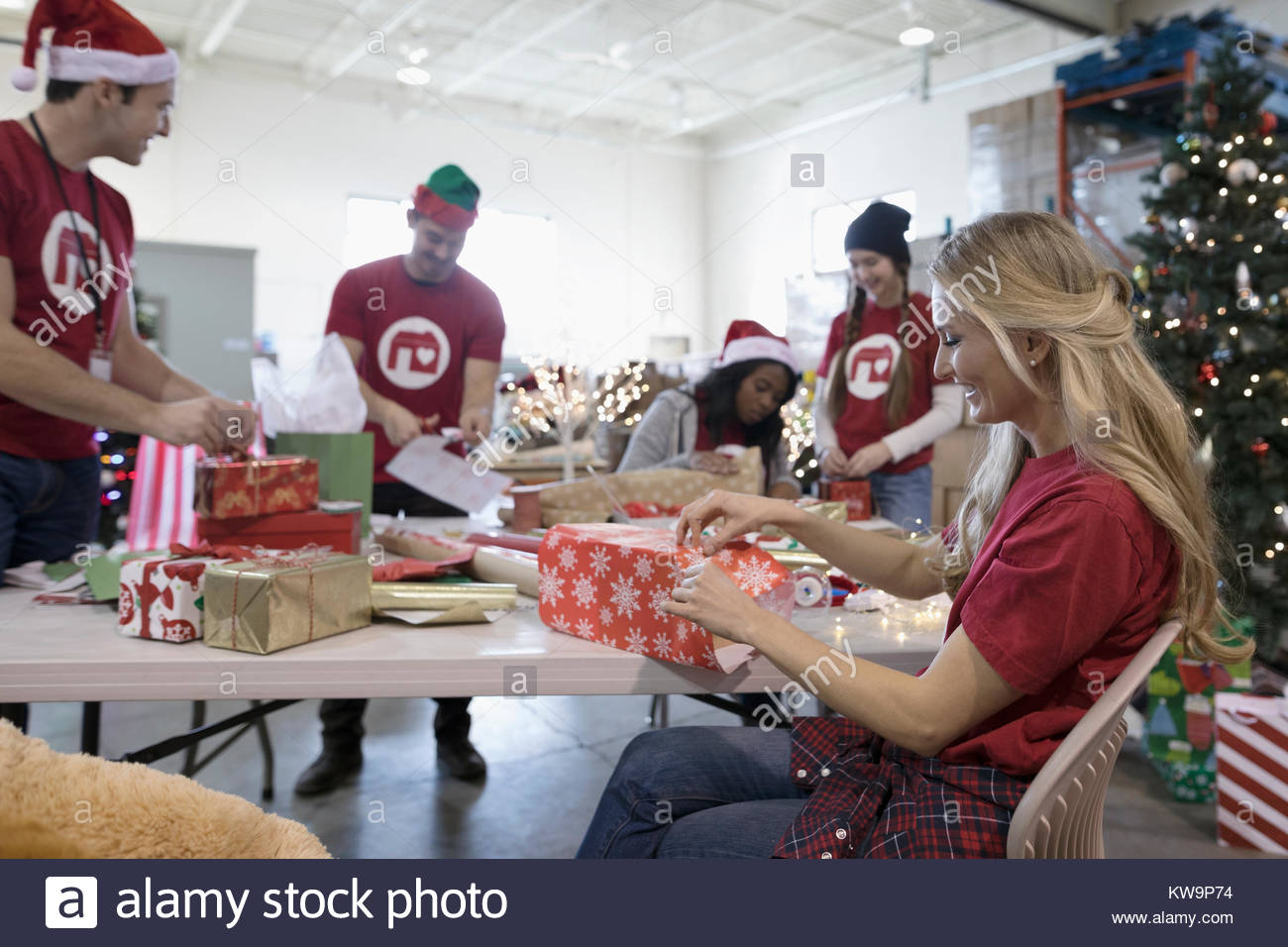 Wrapping work hi-res stock photography and images - Alamy