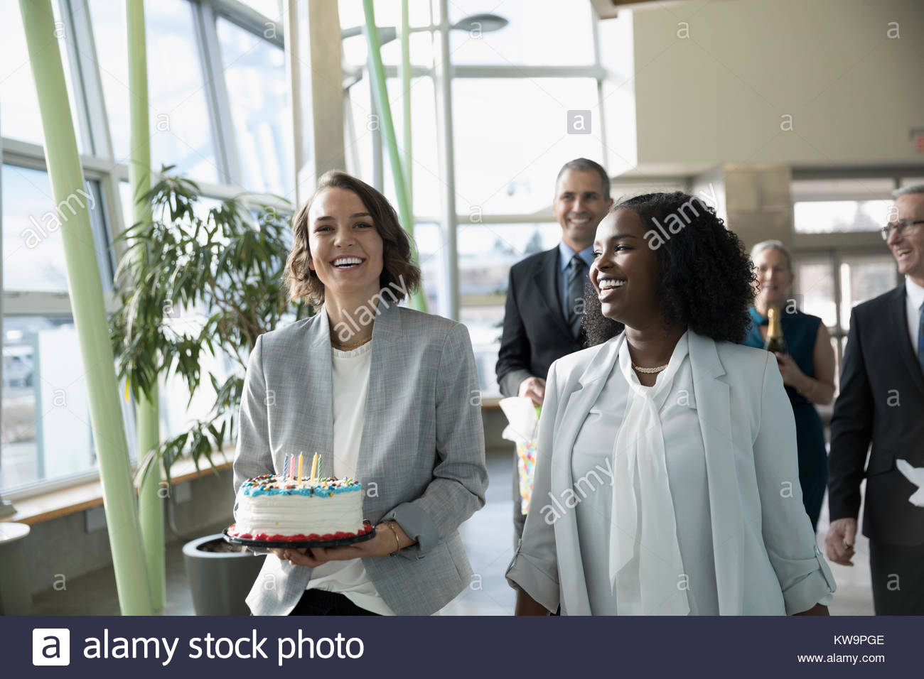 Office cake woman hi-res stock photography and images - Alamy