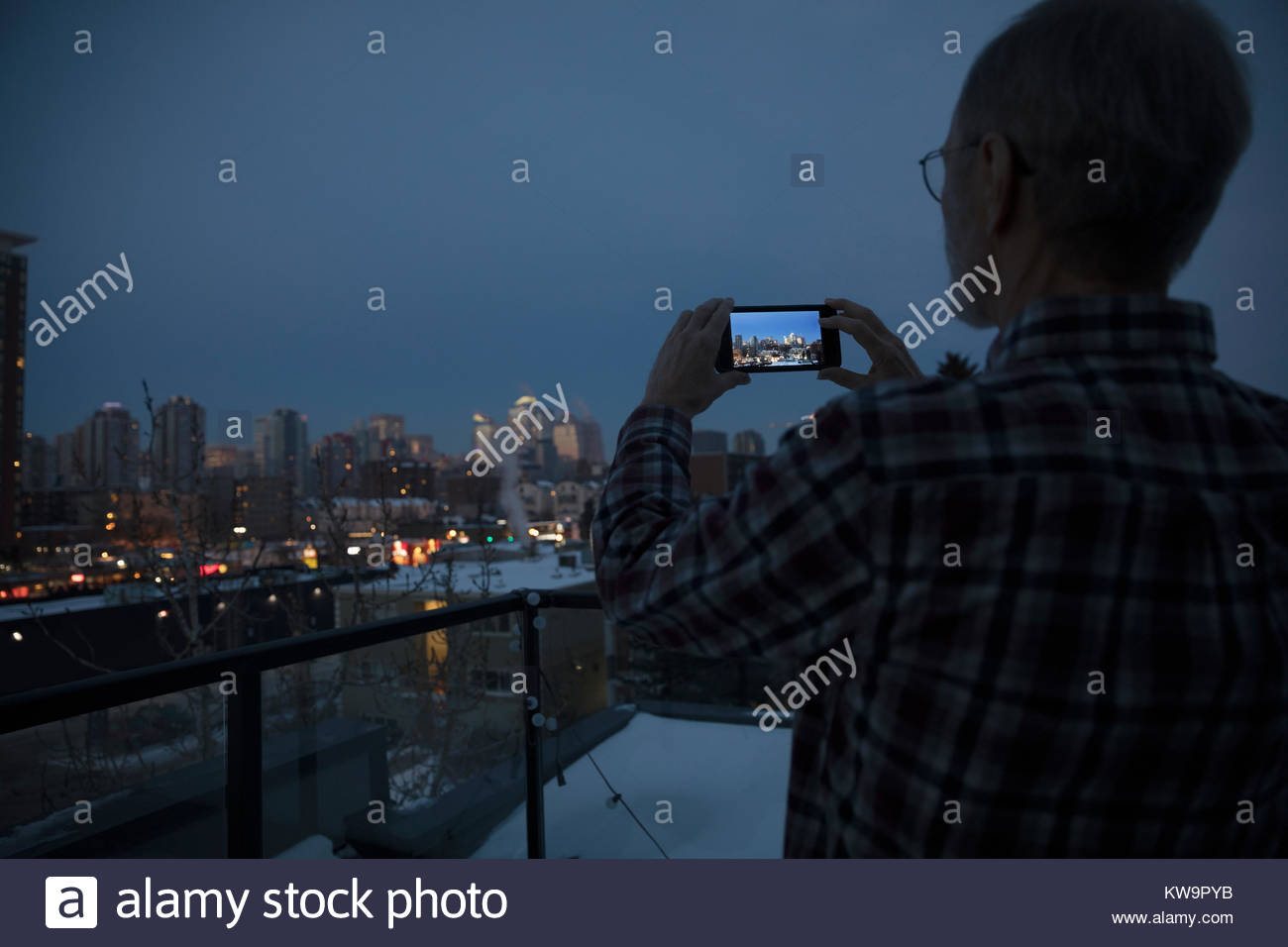 Photographing at night hi-res stock photography and images - Alamy