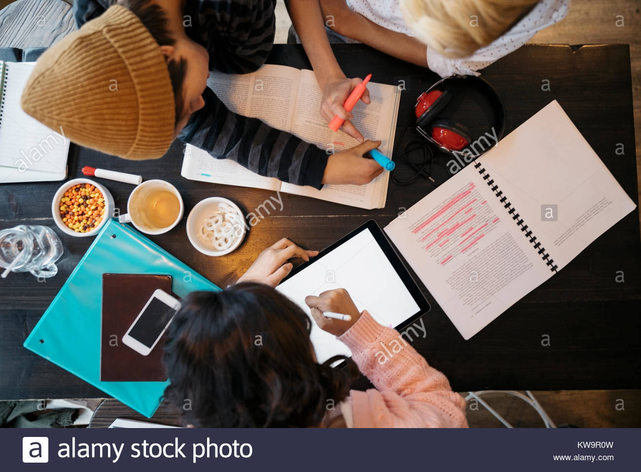 Highlight textbook hi-res stock photography and images - Alamy