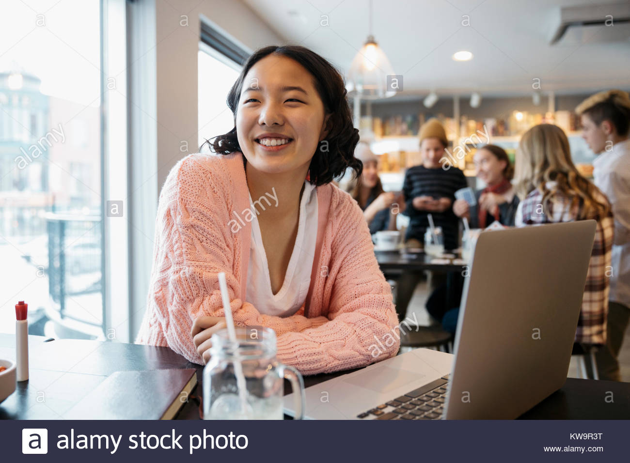 Korean student hi-res stock photography and images - Alamy