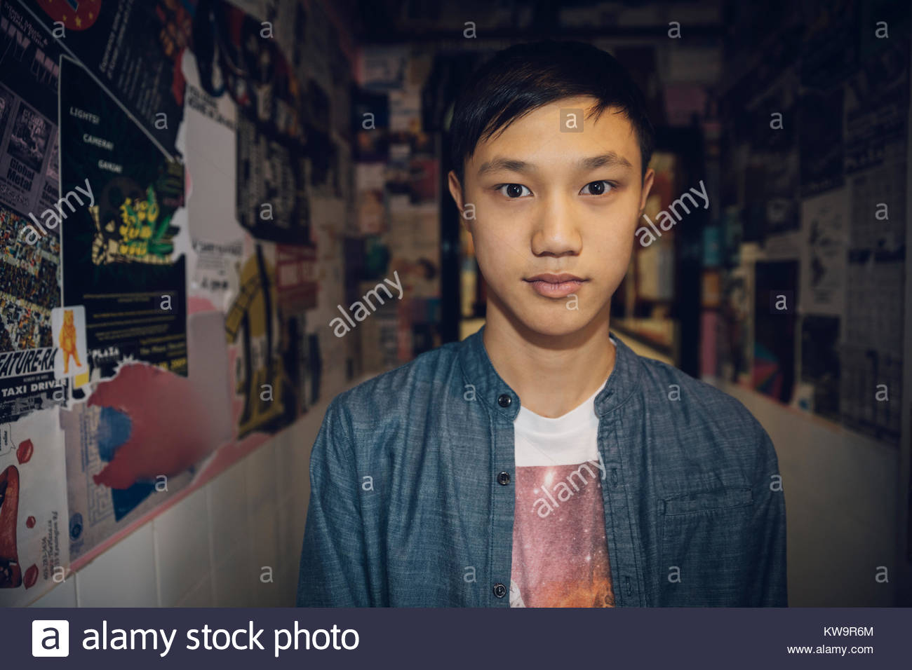 Black boy in advertisement hi-res stock photography and images - Alamy