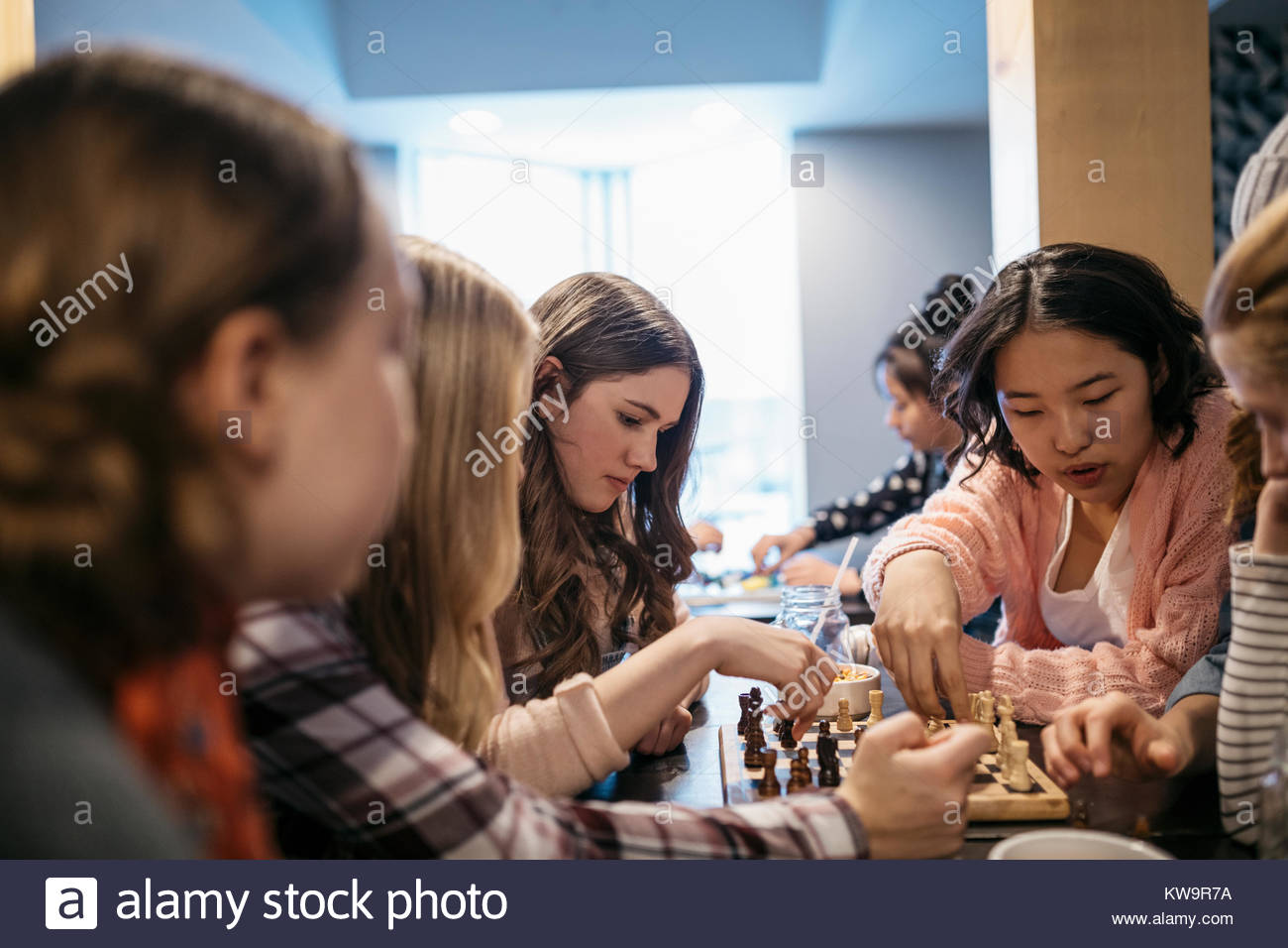 Playing chess hi-res stock photography and images - Alamy