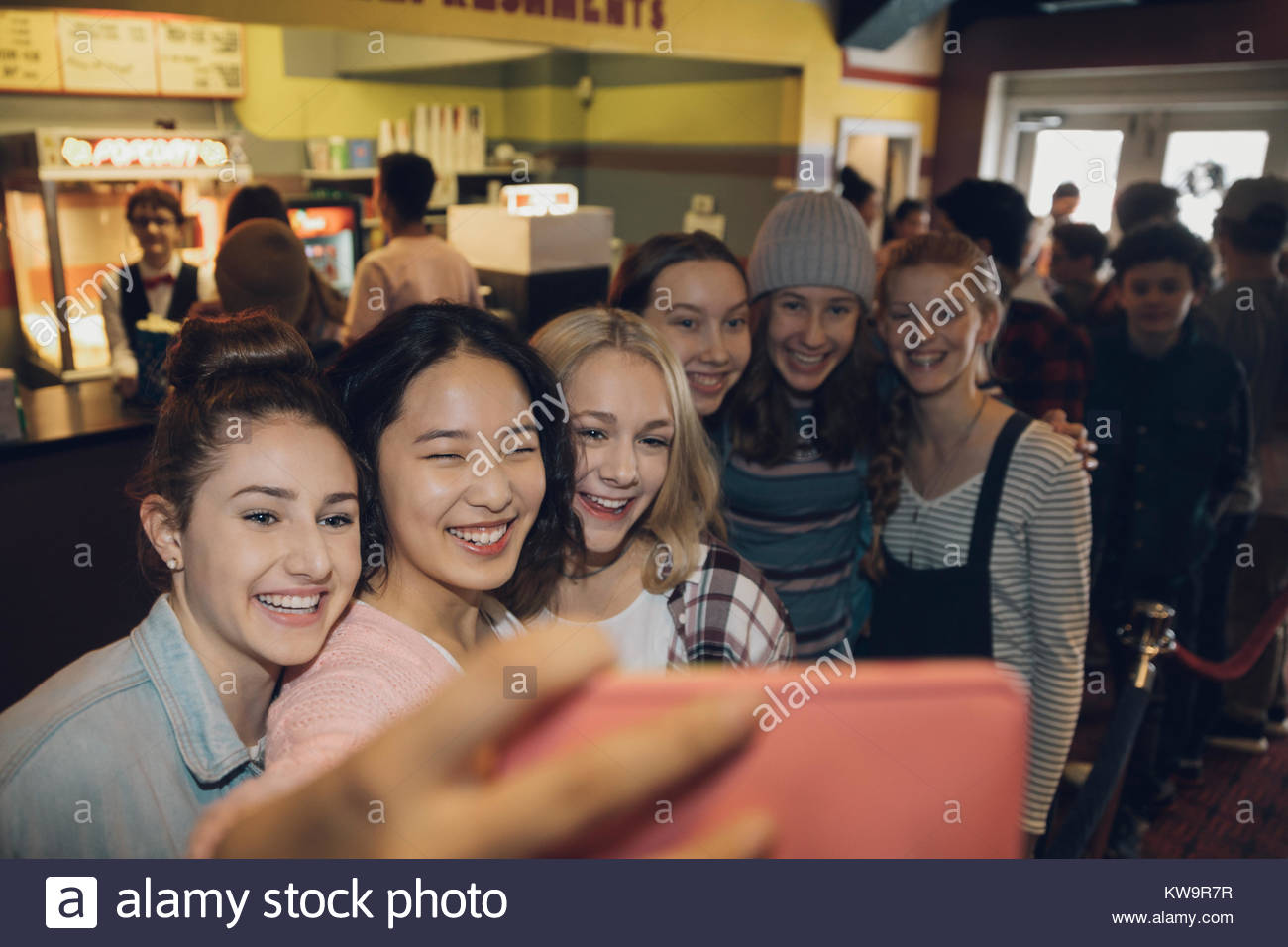 Asian portrait happy tween hi-res stock photography and images - Alamy