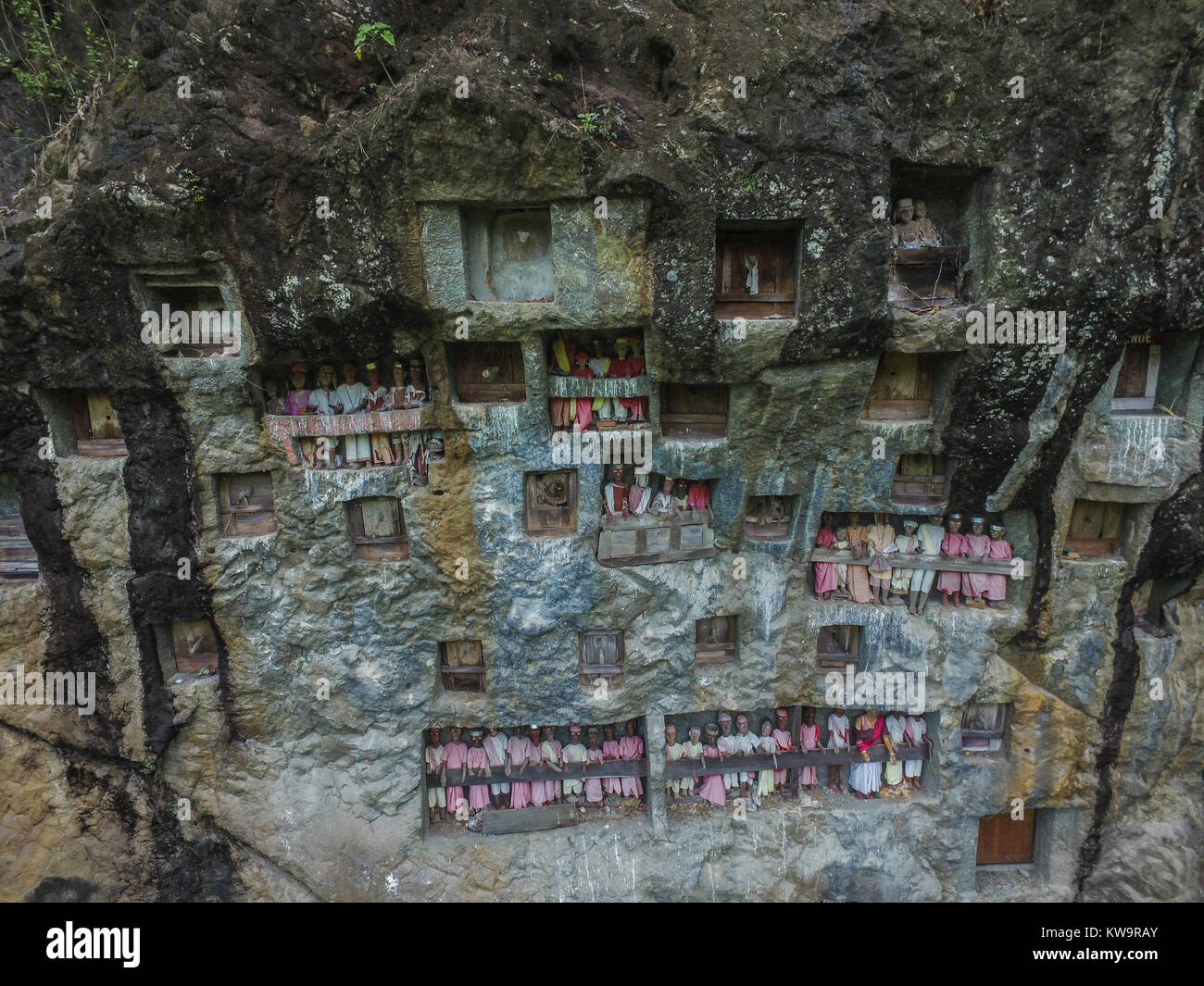 Londa Burial Caves in Rantepao, Toraja. The unique funeral practices of ...