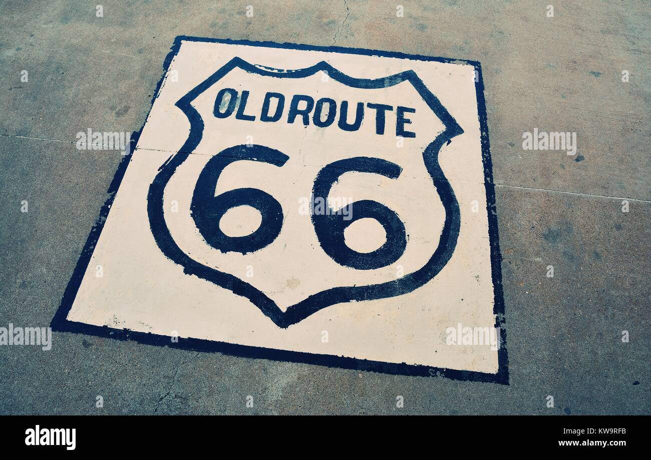 Historic old Route 66 sign. US 66 Stock Photo - Alamy