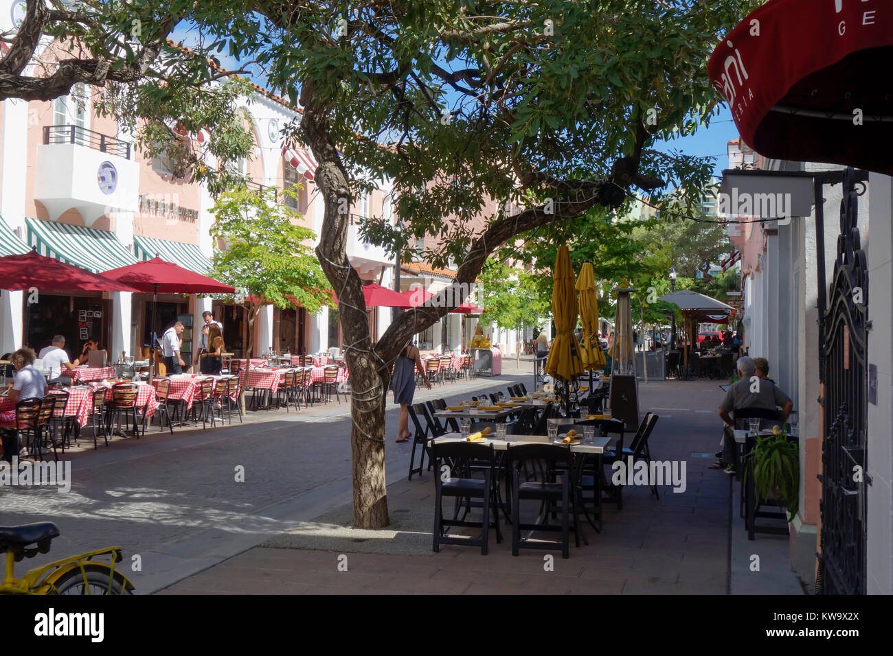Espanola way tourist attraction hi-res stock photography and images - Alamy