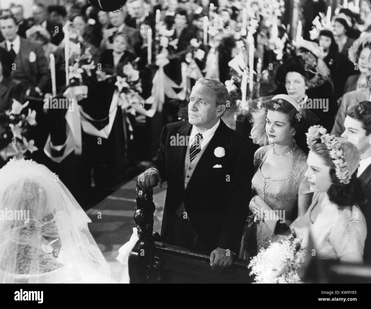 FATHER OF THE BRIDE, center: Spencer Tracy, Joan Bennett, 1950 Stock ...