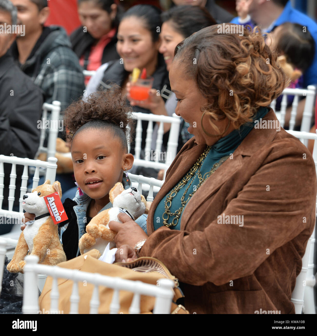 MIAMI, FL - DECEMBER 09: Actors Quvenzhane Wallis, Cameron Diaz, Bobby ...