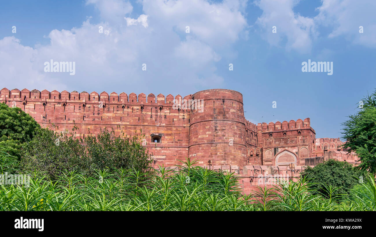 The walls of Agra Fort, Agra, India Stock Photo - Alamy