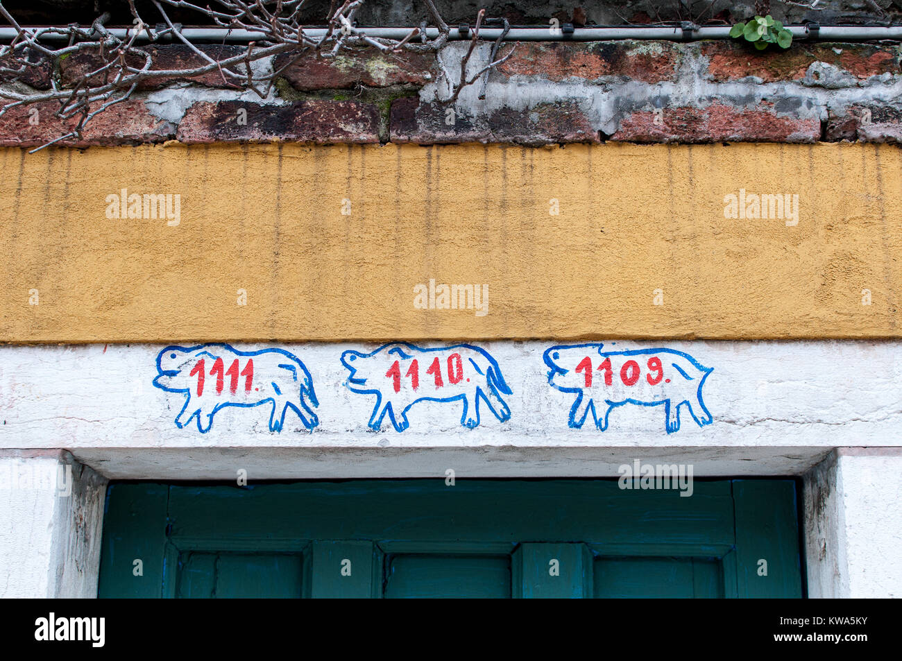 Old address house numbers hi-res stock photography and images - Alamy