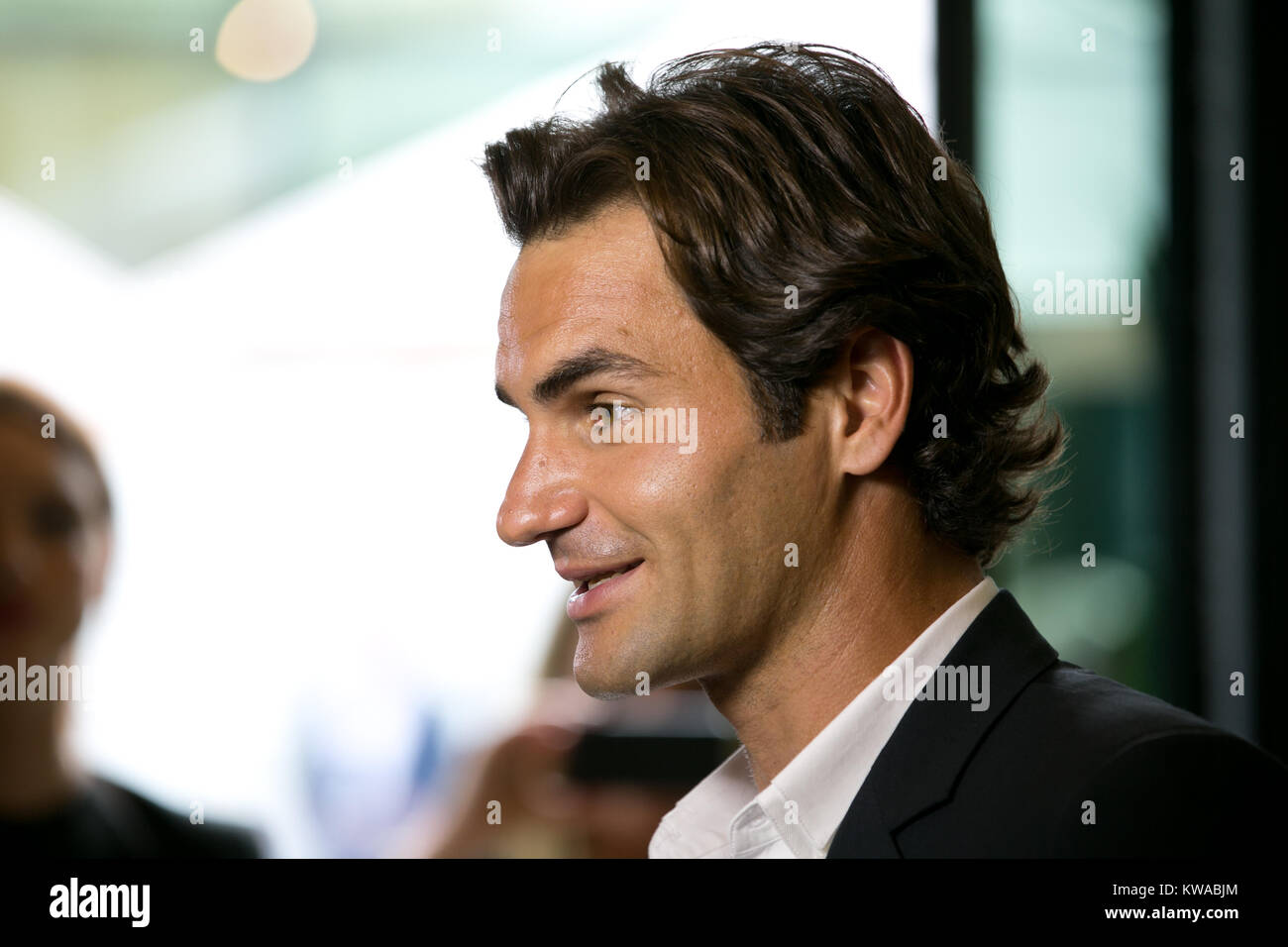MELBOURNE, AUSTRALIA - JANUARY 09: Roger Federer arrives at the Moet ...
