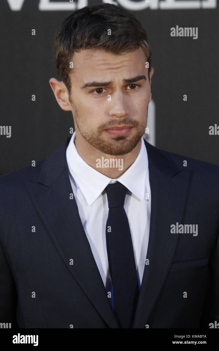 Shailene woodley divergent hi-res stock photography and images - Alamy