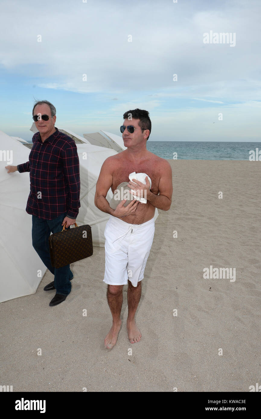 SMG Simon Cowell Lauren Silverman Eric Cowell FLXX Beach Newborn Baby ...