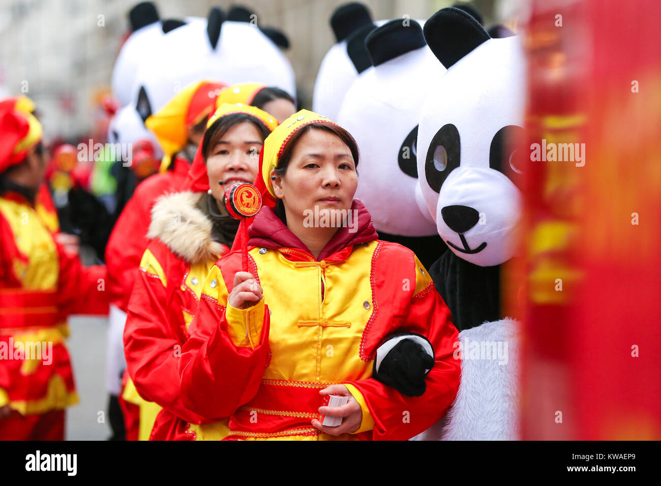 London, UK. 1st Jan, 2018. Performers parade during the annual New Year ...
