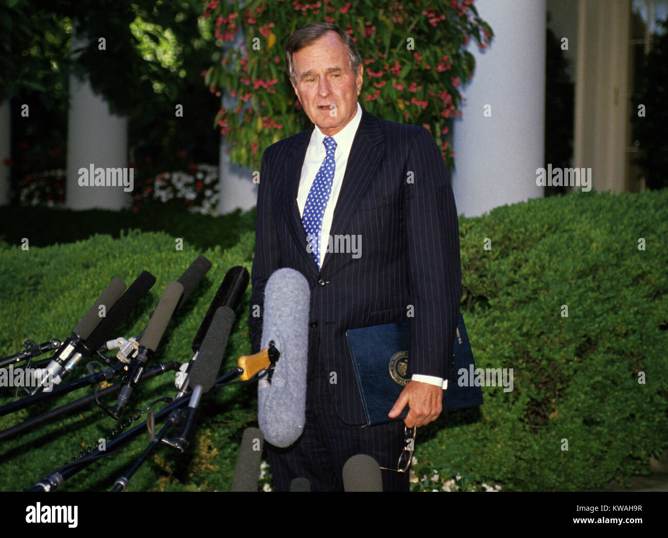 1990 united states president george h w bush hi-res stock photography ...