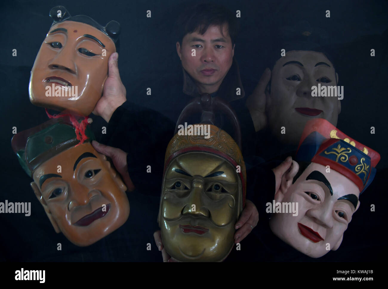 (180102) -- NANCHANG, Jan. 2, 2018 (Xinhua) -- Chen Quanfu shows his ...