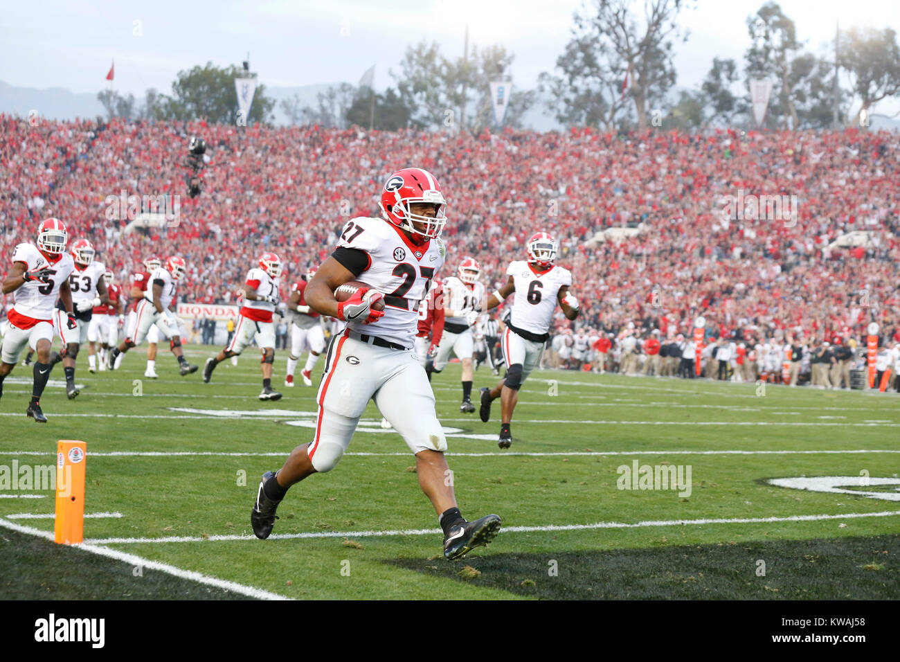 Pasadena, California, USA. 01st Jan, 2018. Georgia Bulldogs running ...