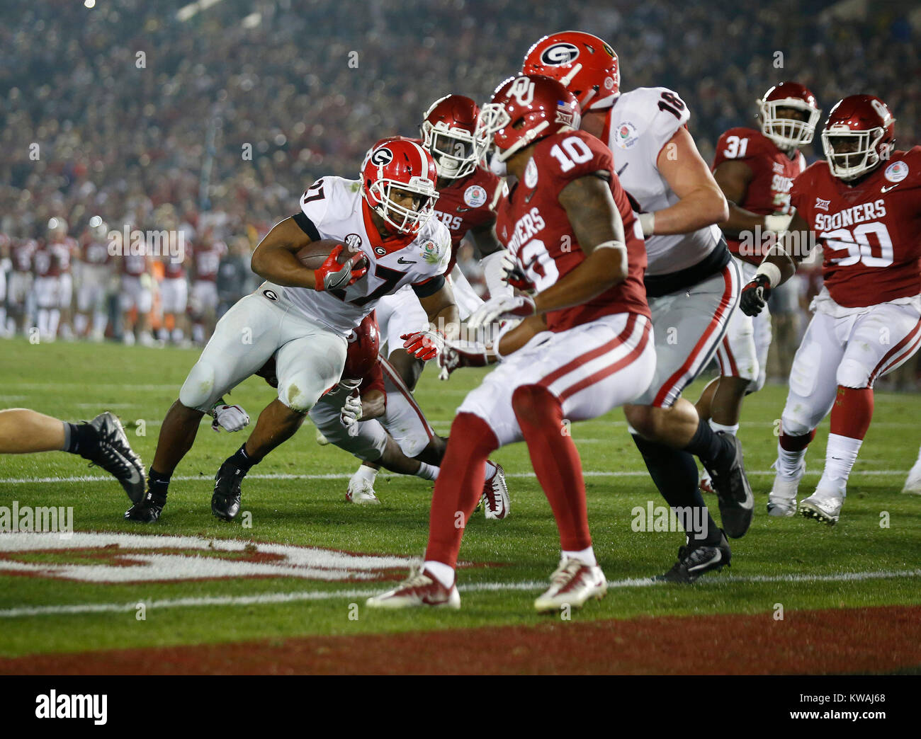 Pasadena, California, USA. 01st Jan, 2018. Georgia Bulldogs running ...