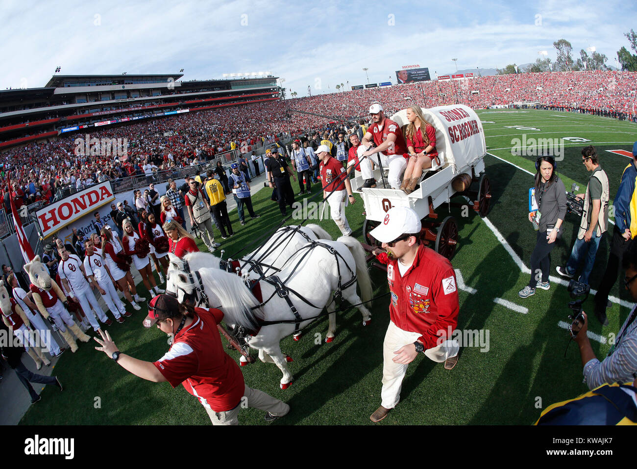 Rough necks hi-res stock photography and images - Alamy