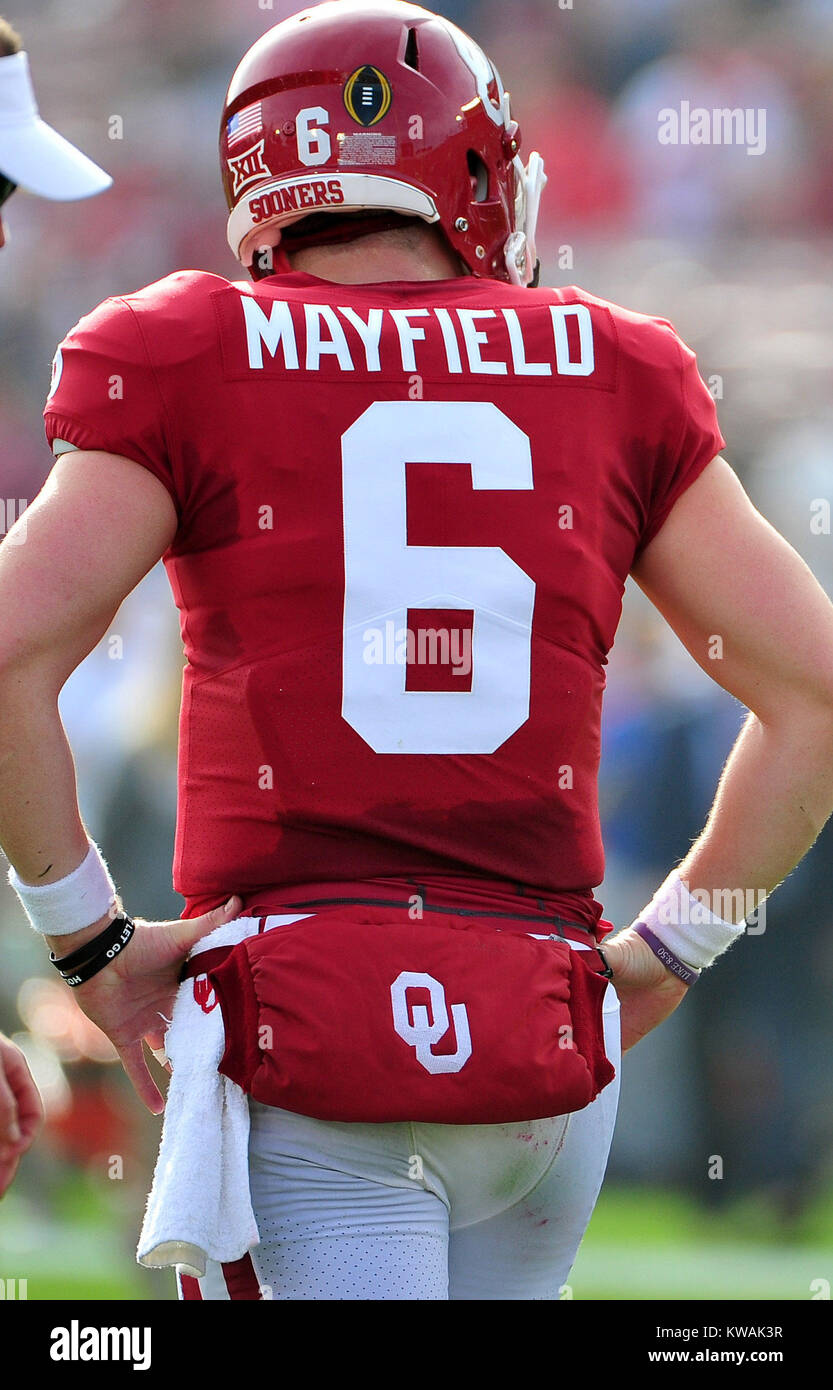 Baker mayfield oklahoma hi-res stock photography and images - Alamy