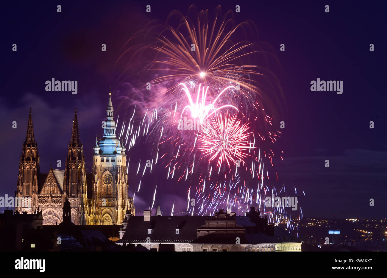Firework prague castle fireworks hi-res stock photography and images ...