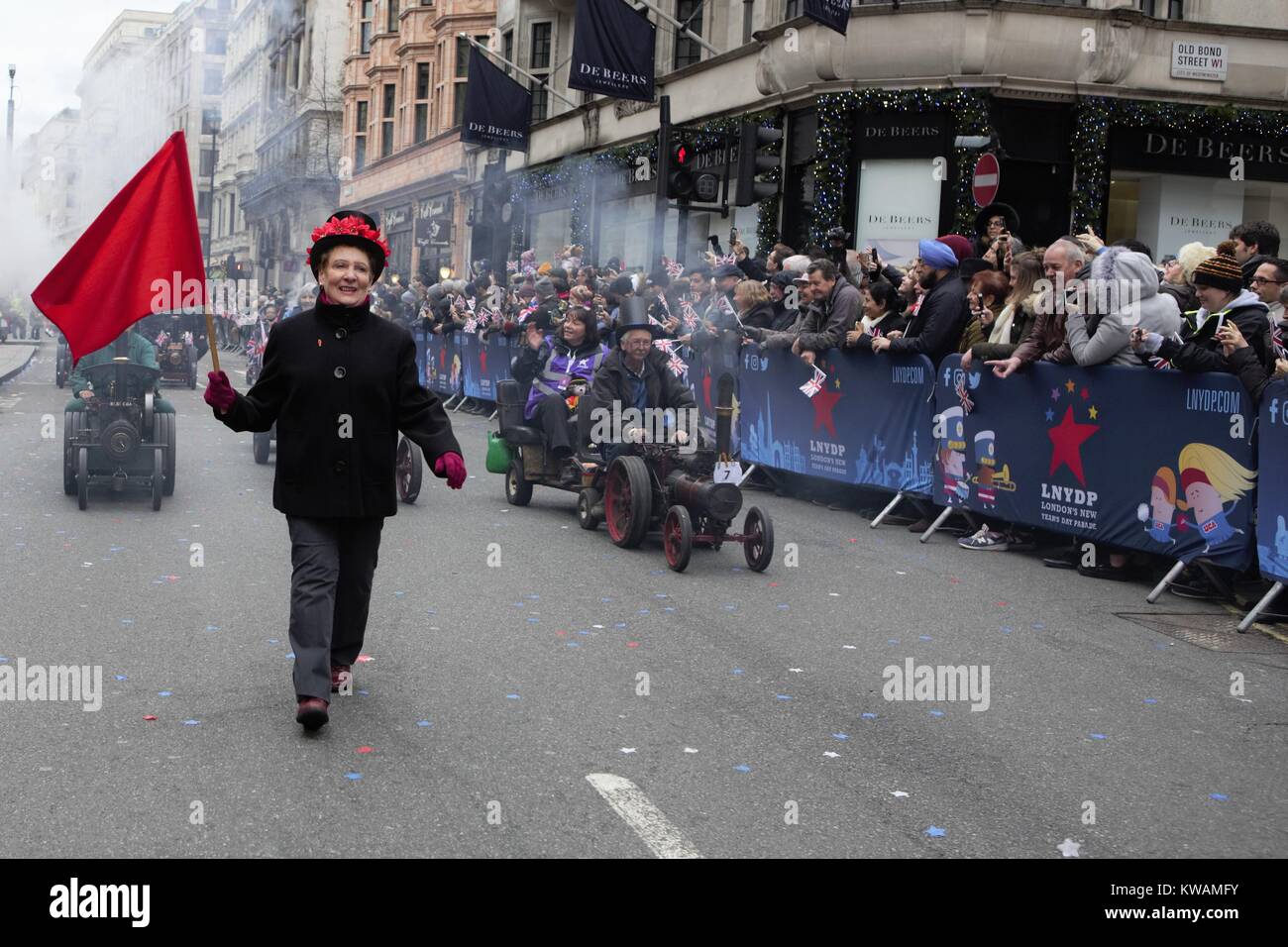 London New Year's Parade 2018 - Dancers, acrobats, cheerleaders ...