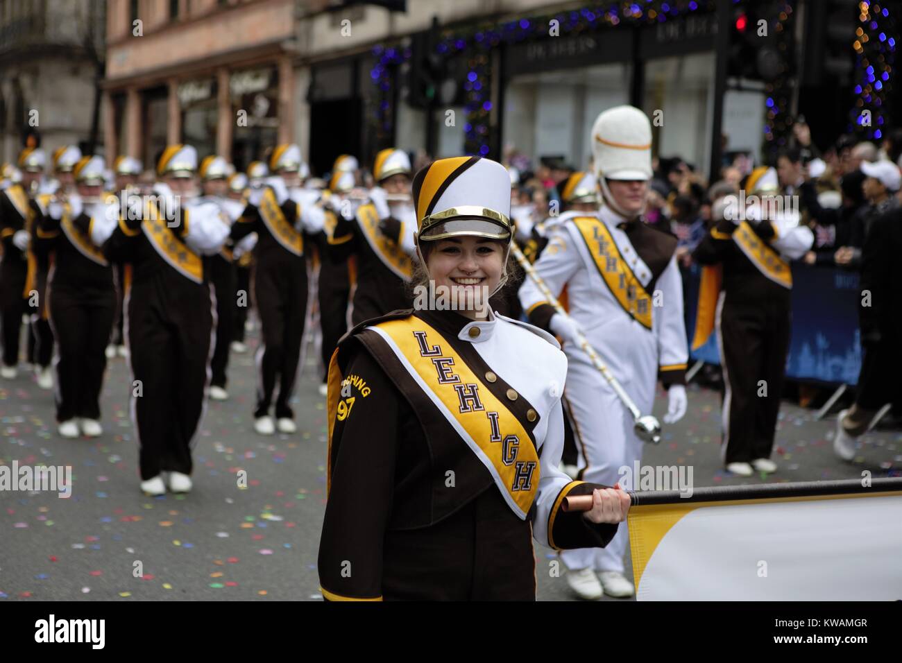 London New Year's Parade 2018 - Dancers, acrobats, cheerleaders ...