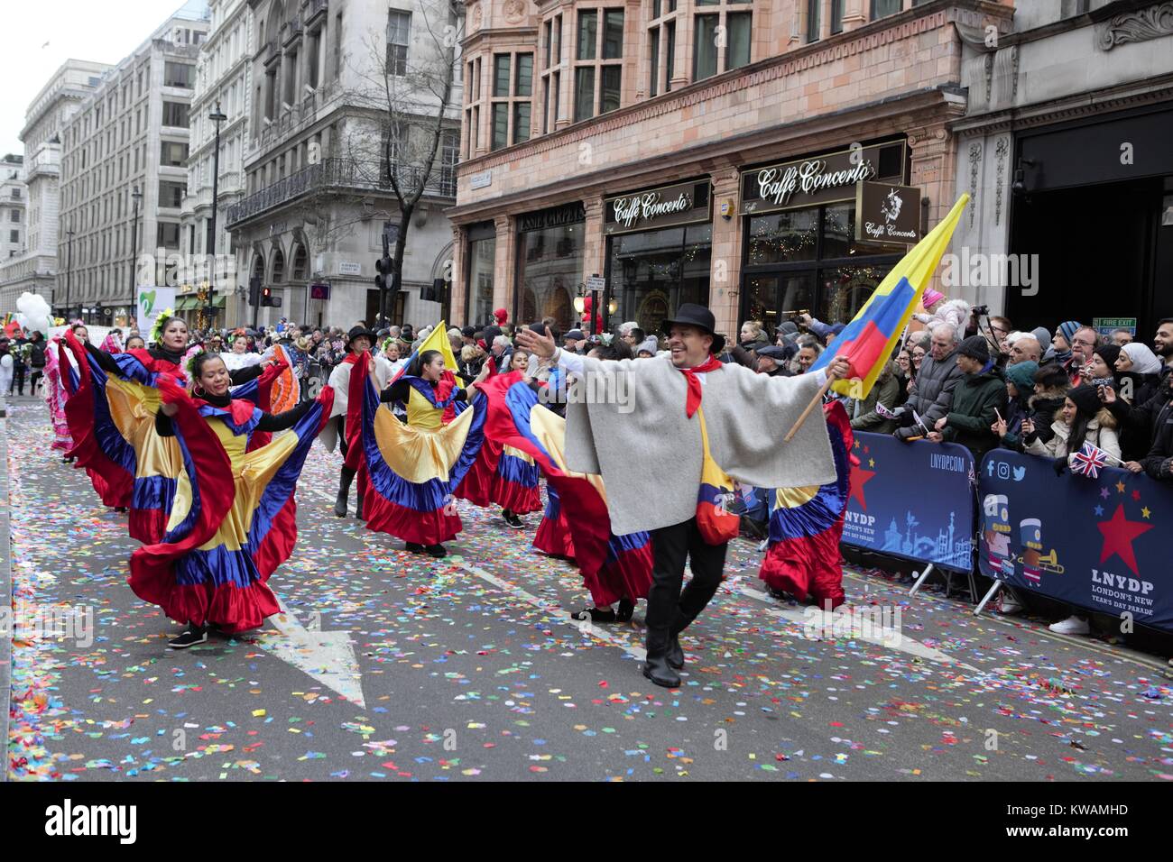 London New Year's Parade 2018 - Dancers, acrobats, cheerleaders ...