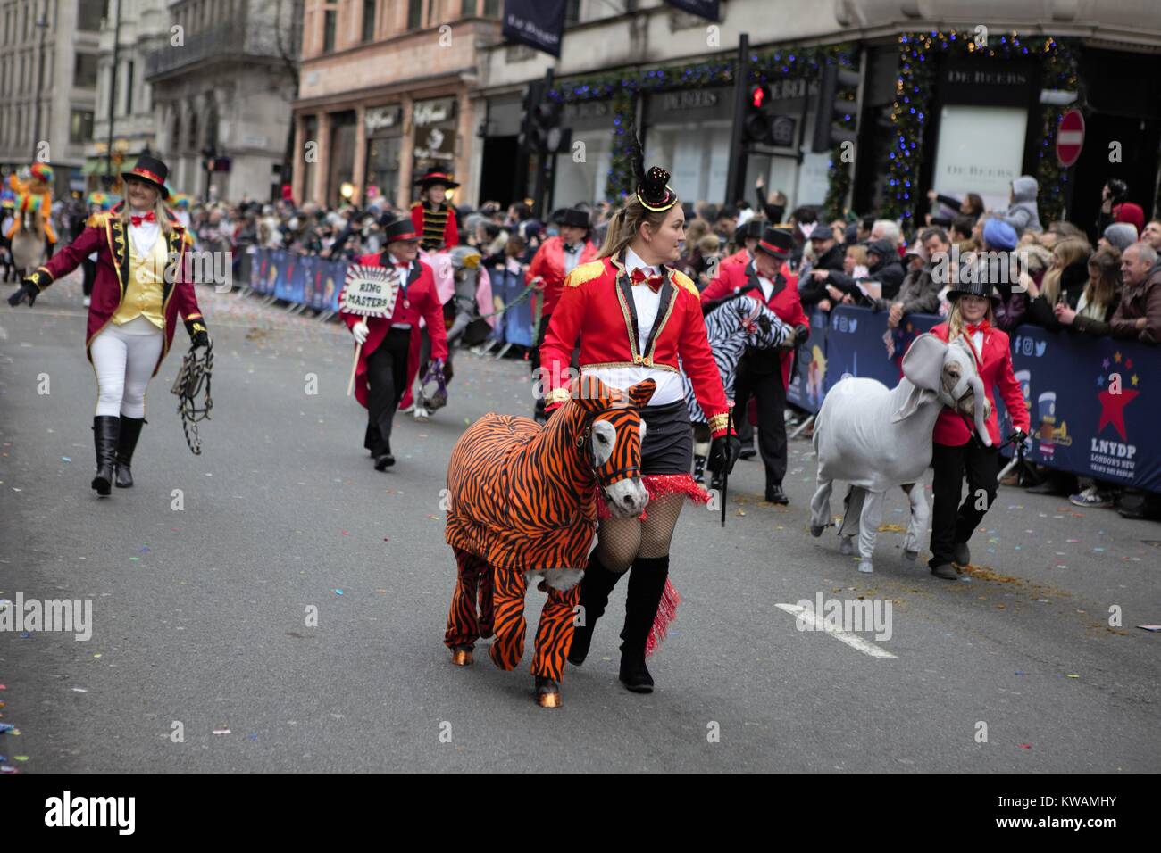 London New Year's Parade 2018 - Dancers, acrobats, cheerleaders ...