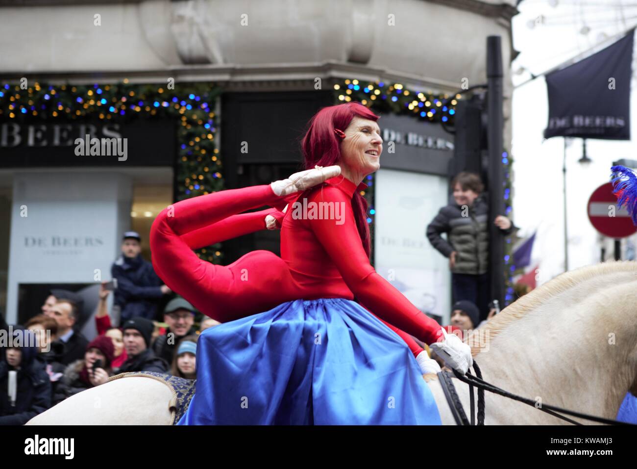 London New Year's Parade 2018 - Dancers, acrobats, cheerleaders ...