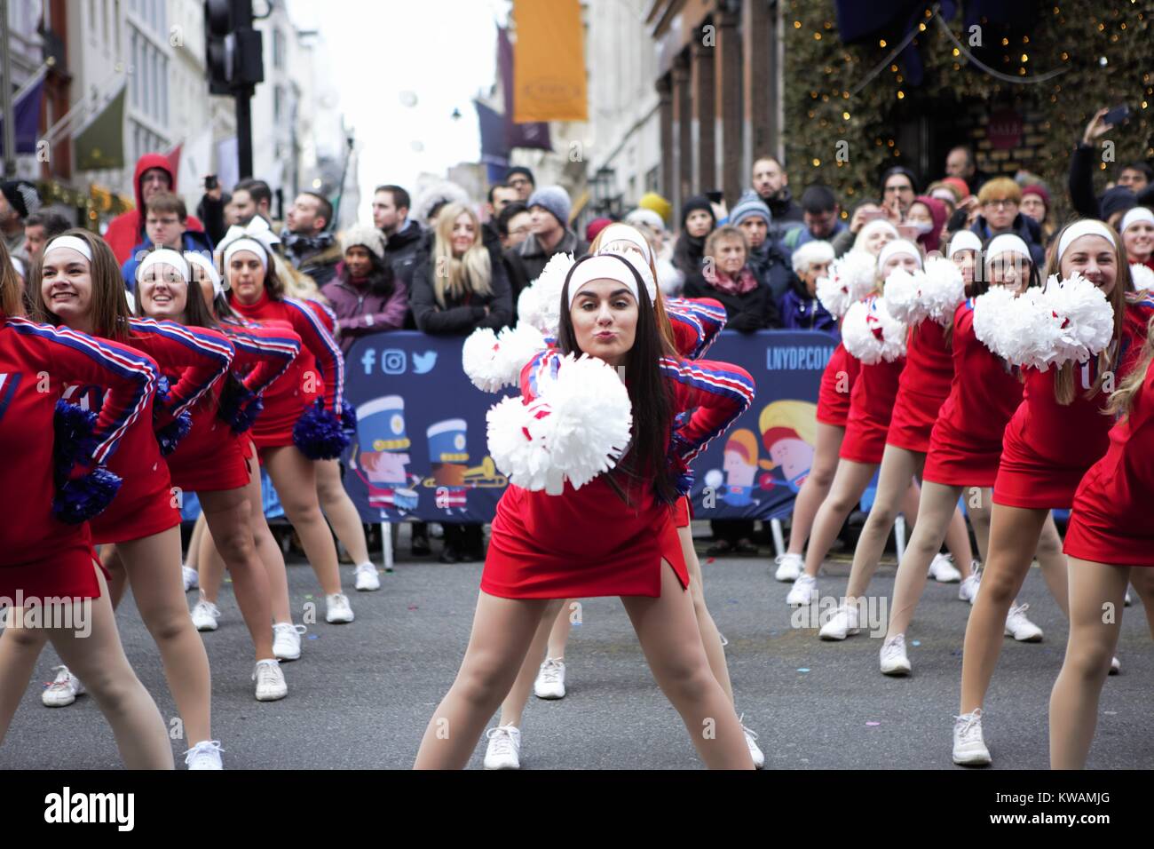 London New Year's Parade 2018 - Dancers, acrobats, cheerleaders ...