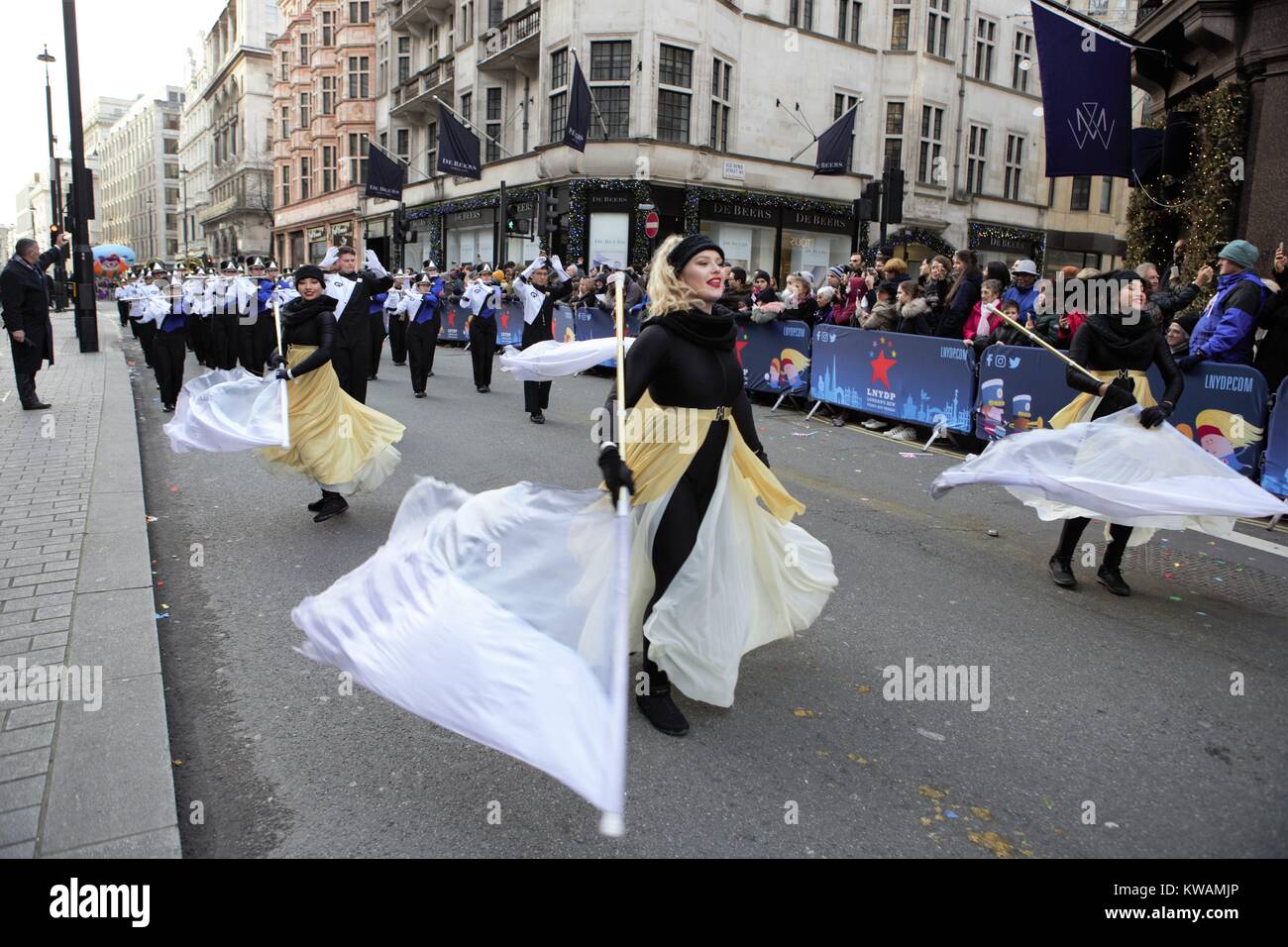 London New Year's Parade 2018 - Dancers, acrobats, cheerleaders ...