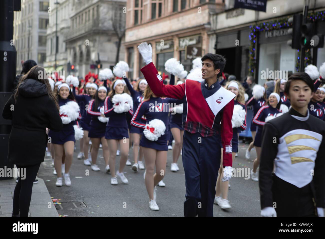 London New Year's Parade 2018 - Dancers, acrobats, cheerleaders ...