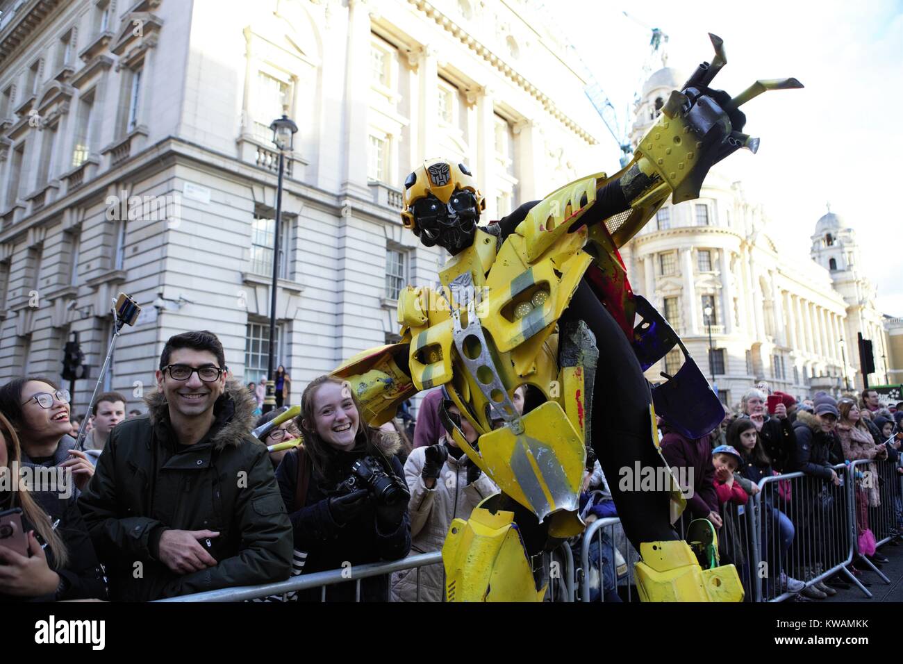 London New Year's Parade 2018 - Dancers, acrobats, cheerleaders ...